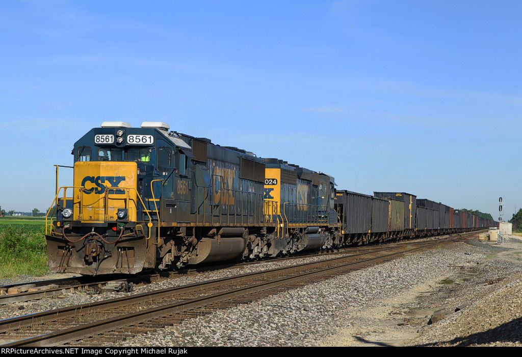 CSX 8561